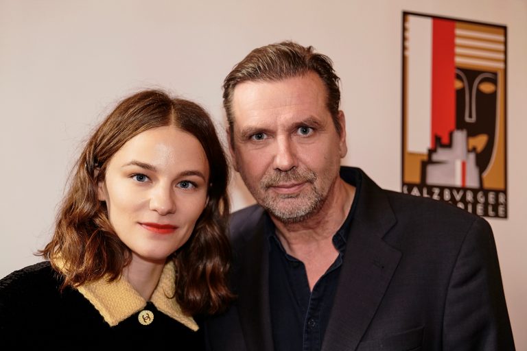Michael Maertens und Valerie Pachner sind der neue Jedermann und seine ...