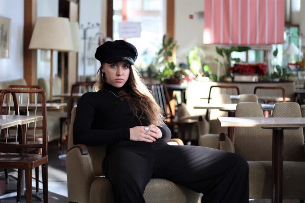 Alina Schaller – Film ist, wo ich mich zu Hause fühle - Hedi Grager ...