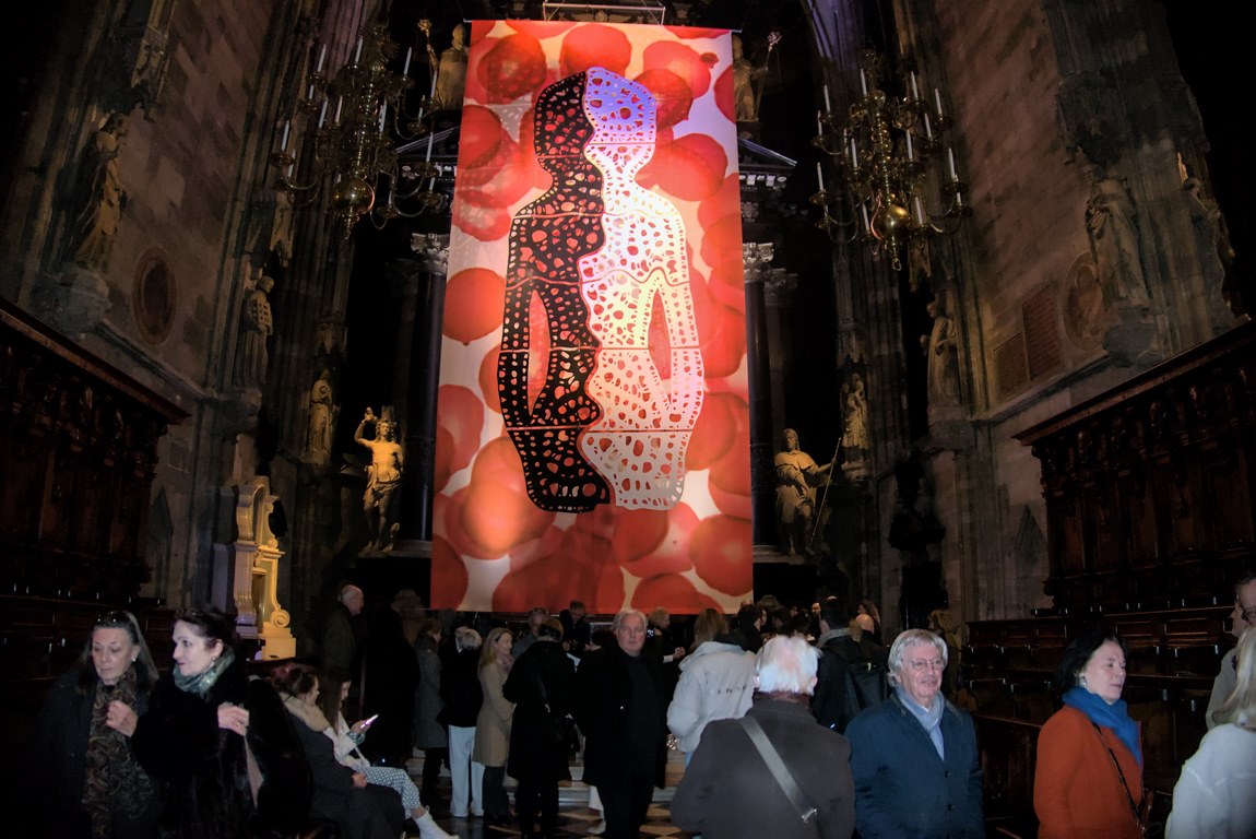 Eva Petrič gestaltete Fastentuch im Wiener Stephansdom - Hedi Grager ...
