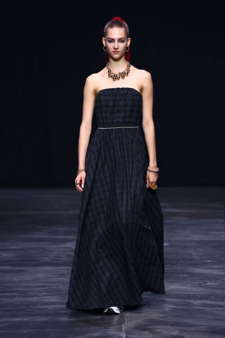 Berlin Fashion Week: REBEKKA RUÉTZ – Kollektion „BLACK SUN“ - Hedi ...