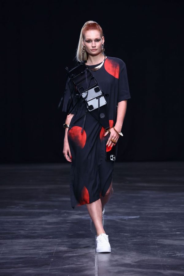 Berlin Fashion Week: REBEKKA RUÉTZ – Kollektion „BLACK SUN“ - Hedi ...
